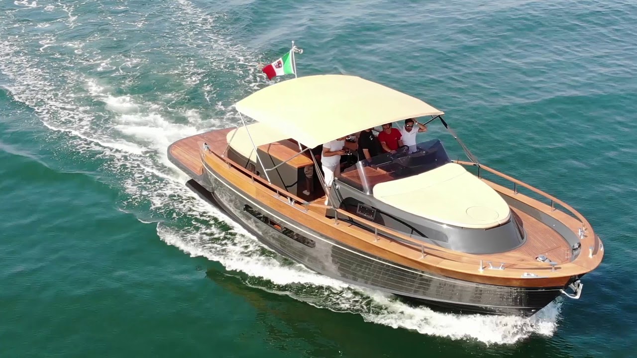 GOZZO POSITANO 38 IN BLACK - YouTube