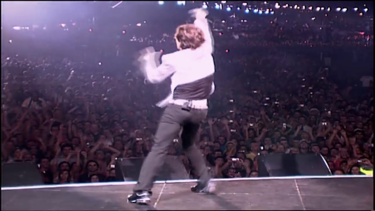 The Rolling Stones Jumping Jack Flash Live On Copacabana Beach - YouTube