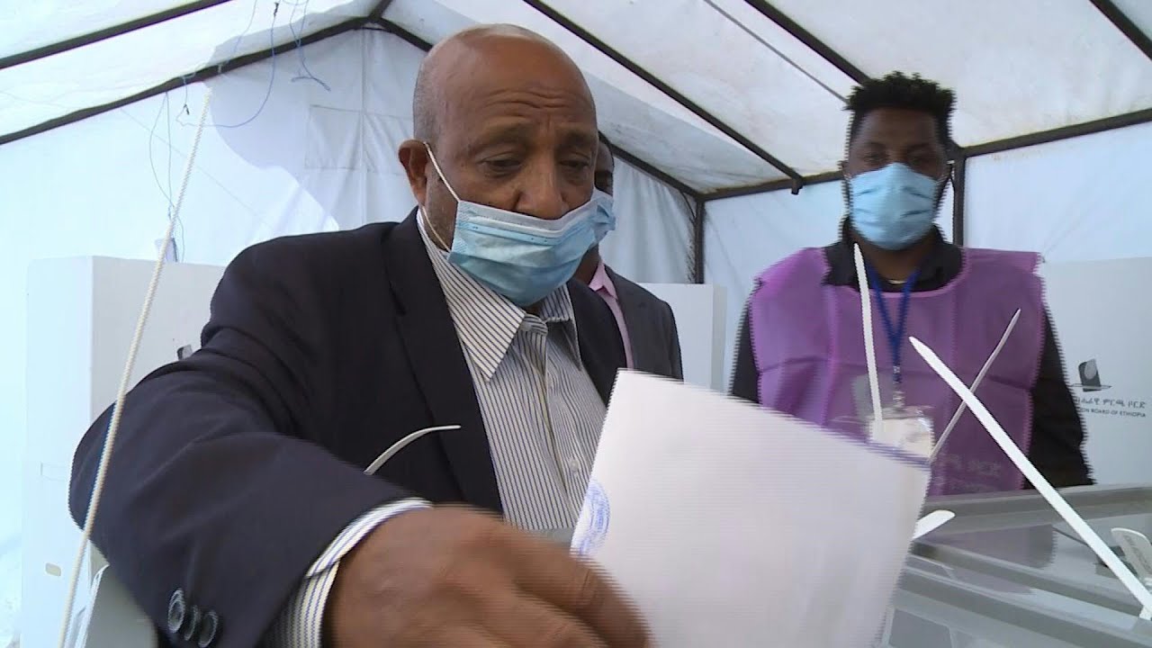Ethiopian opposition leader Berhanu Nega votes in elections | AFP - YouTube