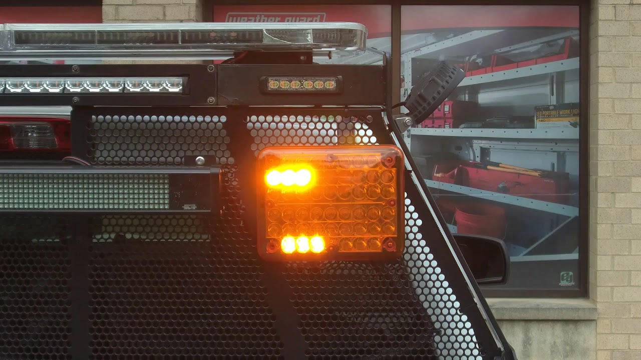 Federal Signal Traffic Clearing Light - YouTube