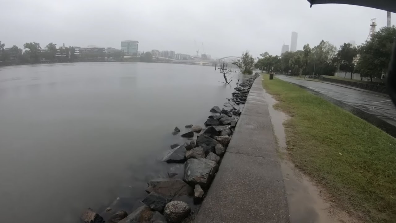 Ex Cyclone Alfred | Brisbane River Flood Update | - YouTube