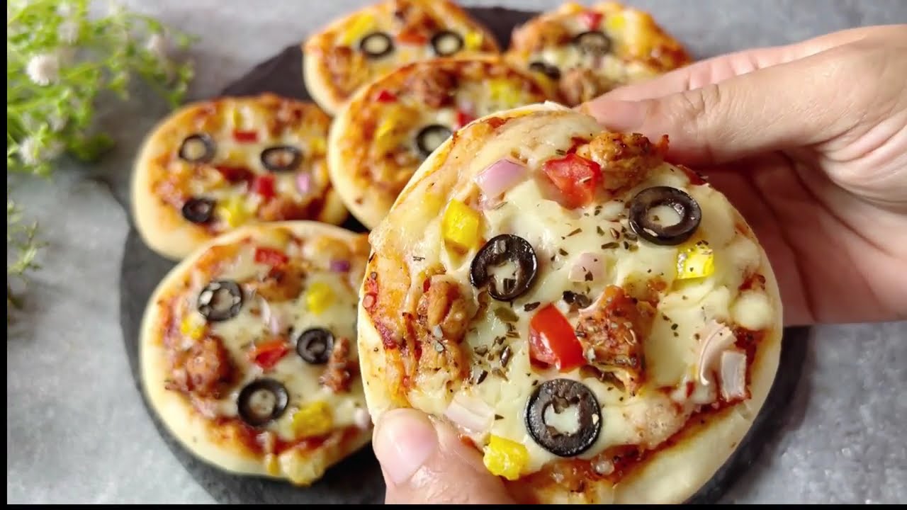 Mini Pizza Recipe | How To Make Pizza | Perfect Pizza recipe - YouTube
