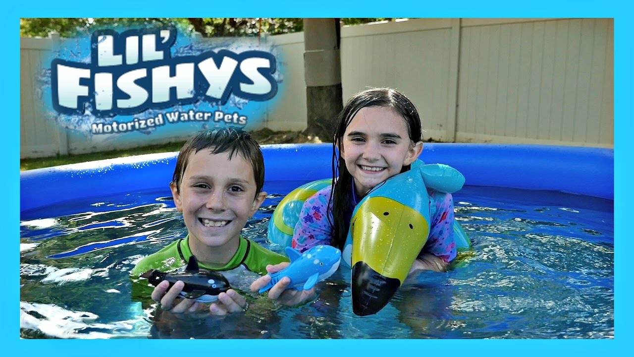 LIL' FISHYS SPRAYING WHALEYS MOTORIZED WATER PETS - YouTube