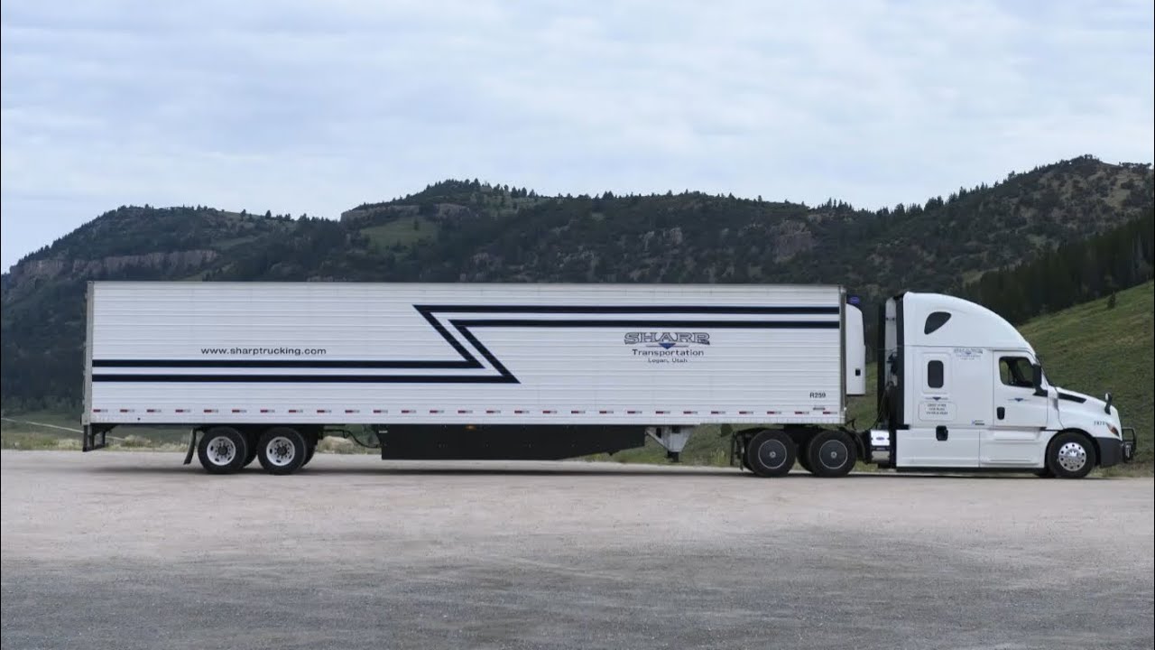 My first day in my 2022 Peterbilt 579 UltraLoft! (With Sharp ...