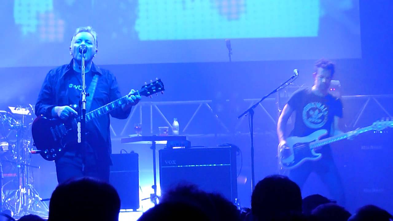 New Order - Crystal @ La Sucrière, Lyon, France 2012-05-20 - YouTube