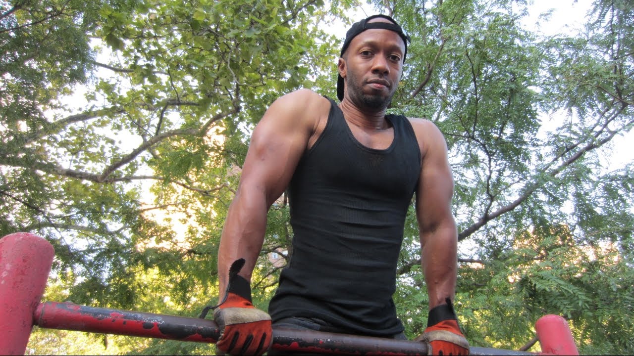 Mr Klean - 50 Muscle Ups and 200 Push ups in 15 Minutes Challenge ...