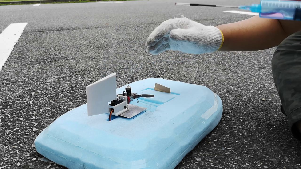 Gas-powered RC hovercraft prototype : Cox Pee Wee .020 single engine ...
