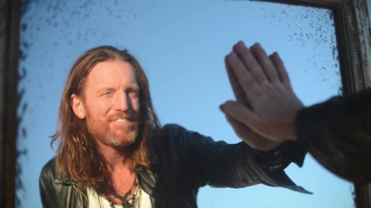 Come a little closer-Fredrik Swahn - YouTube