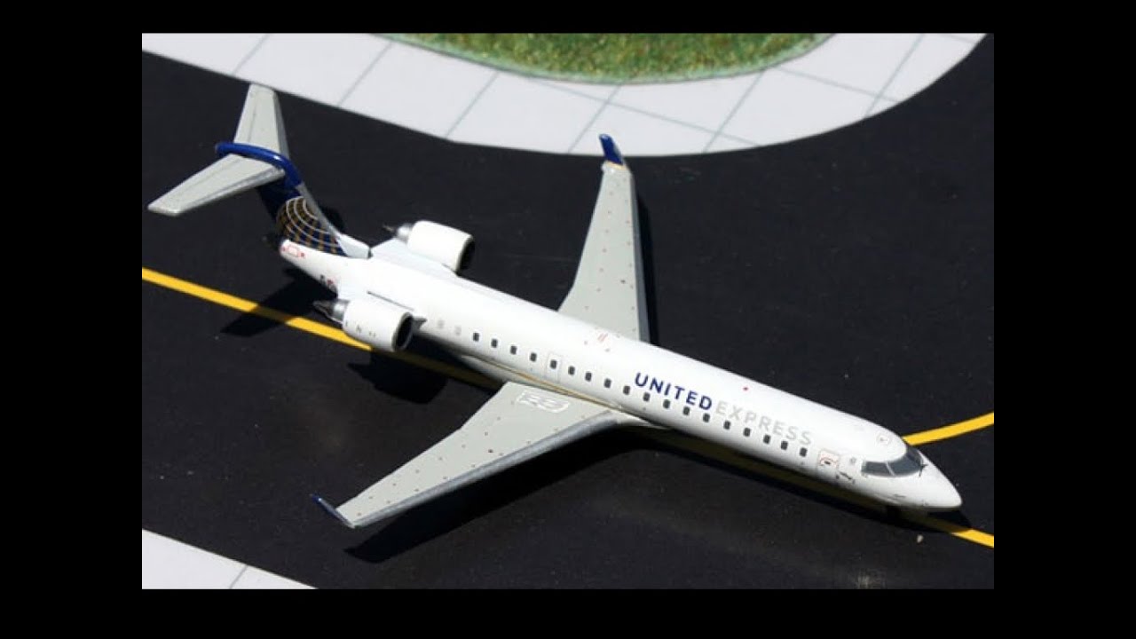 Gemini Jets 1:400 United Express CRJ-700 Unboxing And Review (HD) - YouTube