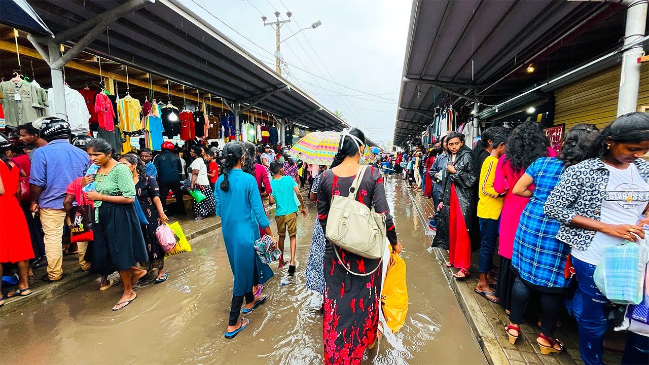 யாழில் கொட்டும் மழையில் தீபாவளி கொண்டாட்டம் 🌧️| Jaffna Town Explore | Jaffna | Sri Lanka - YouTube