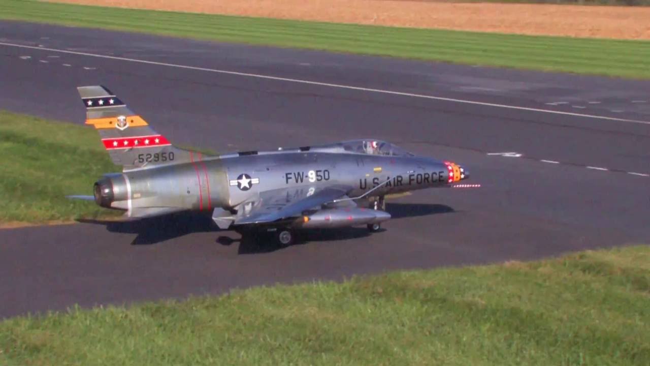 Lewis flying his F-100 at the Fall Jet Classic - YouTube