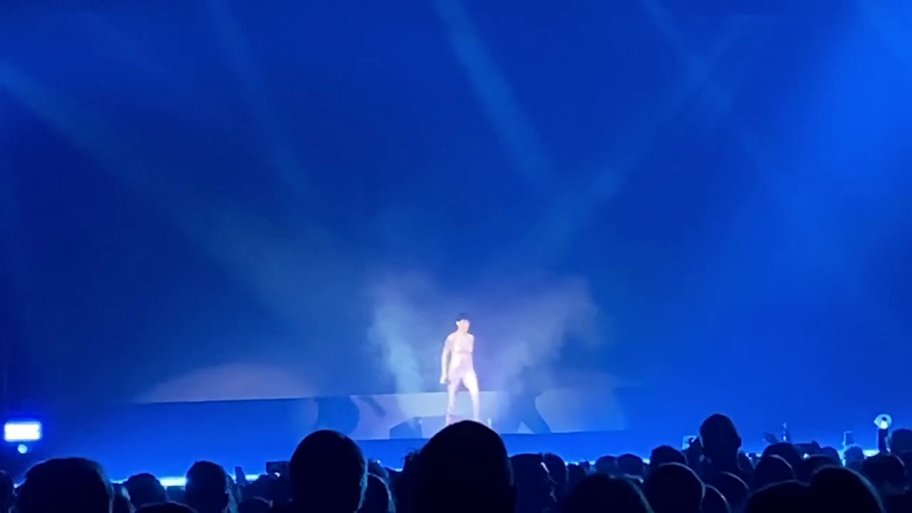 I hate everybody - Halsey | Manic Tour | First Concert - Madrid Spain ...