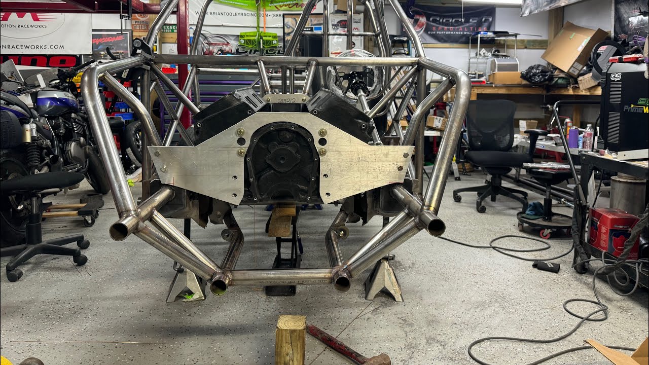 How to build a chassis : 💥 we got front motor plate and transmission ...