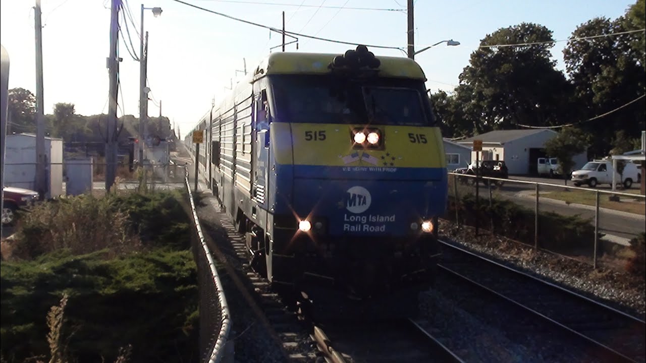 LI 515 Leads MTA LIRR Train 2710 East through Sayville, NY 09/20/2019 ...