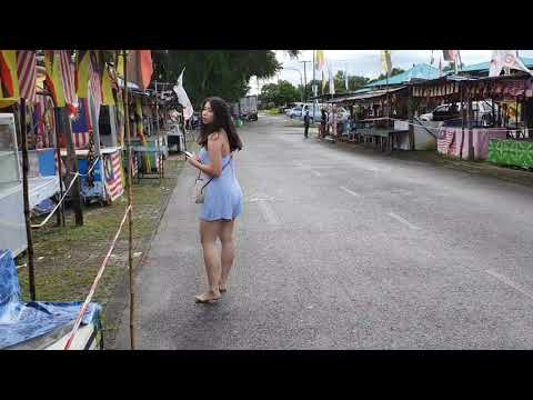 Real barefoot Asian girl shopping at a street market (Preview #2)