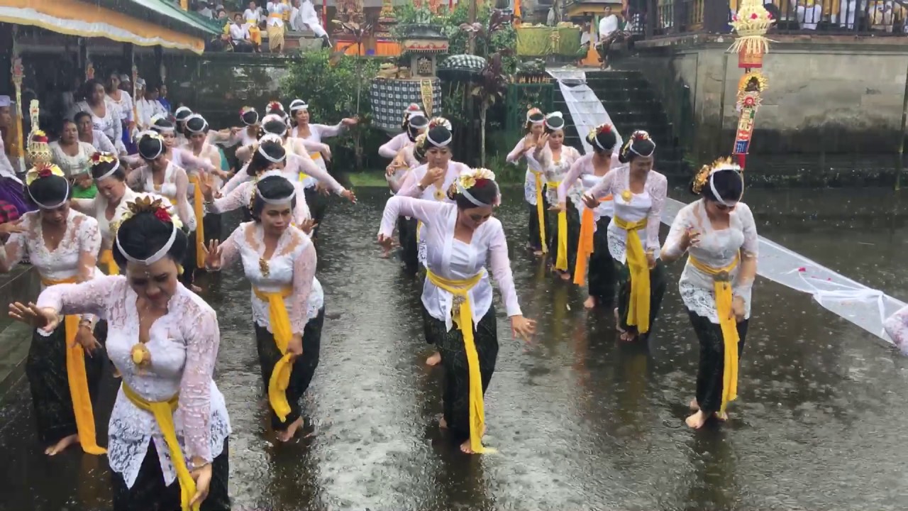 Tari Rejang Renteng 2016 - YouTube