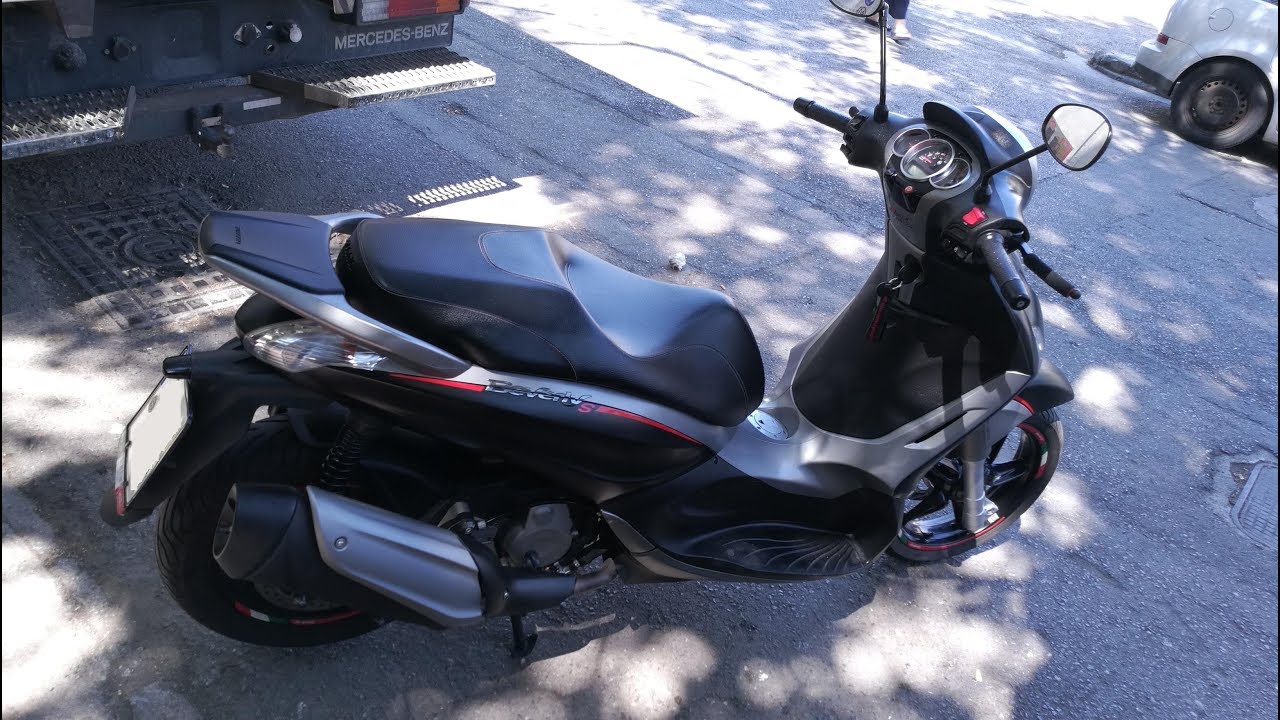 Piaggio Beverly 350 Black - YouTube