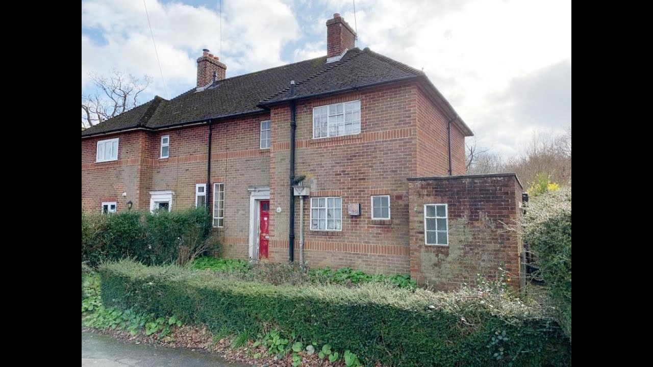 March Auction - Lot 146 - 50 Knights Road, Farnham - YouTube