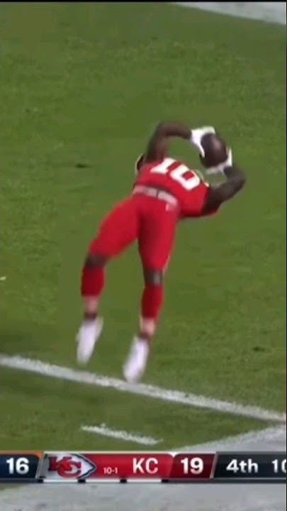 Tyreek Hill backflip touchdown into the end zone - YouTube