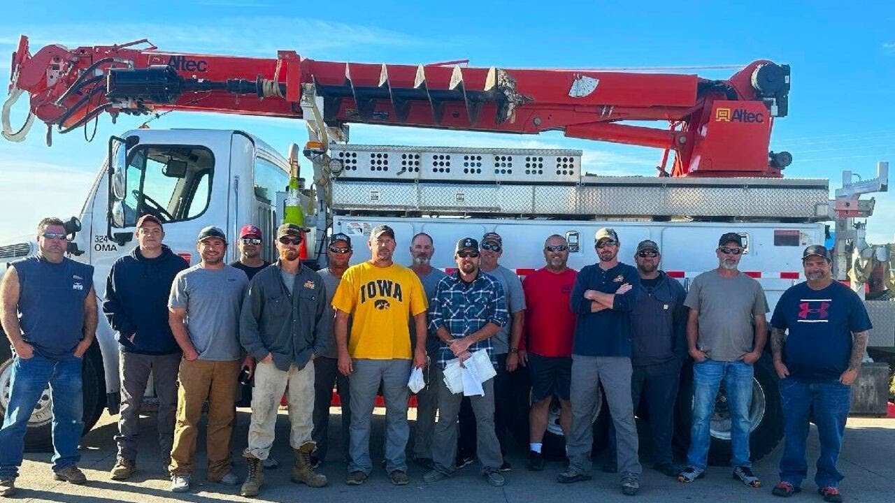 OPPD mutual aid crew arrives in West Virginia - YouTube