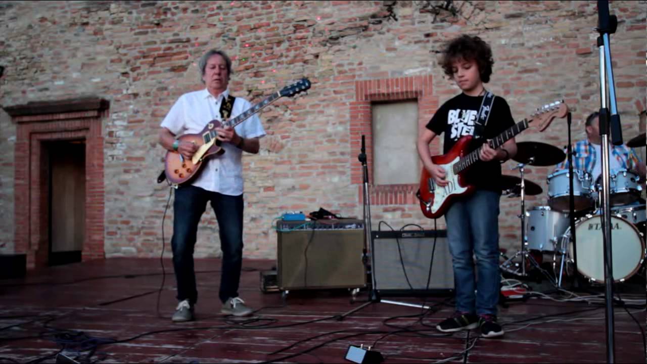 PMD - Katona Tamás-Fehér Ádi jamming 2016 - YouTube
