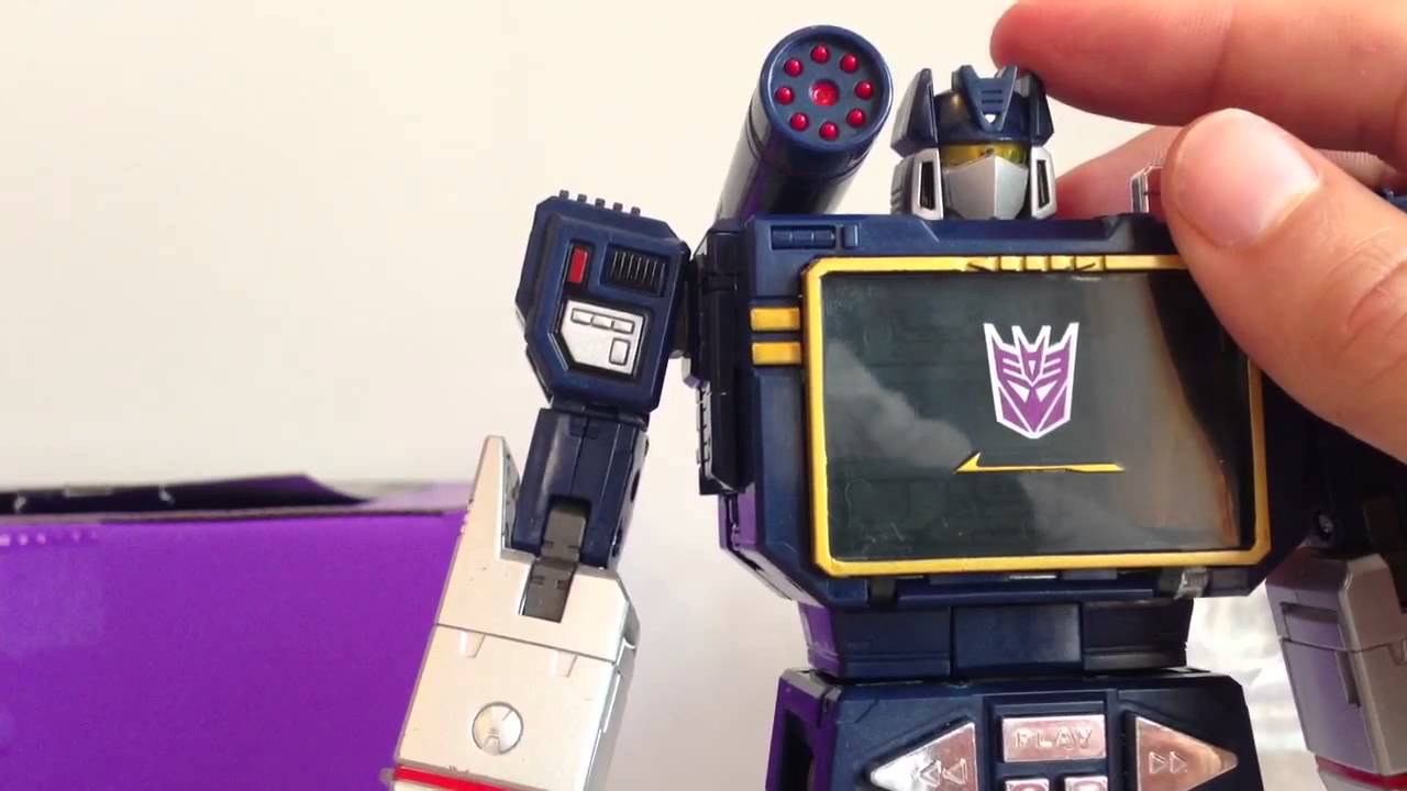 Hasbro TRU Masterpiece Soundwave - YouTube