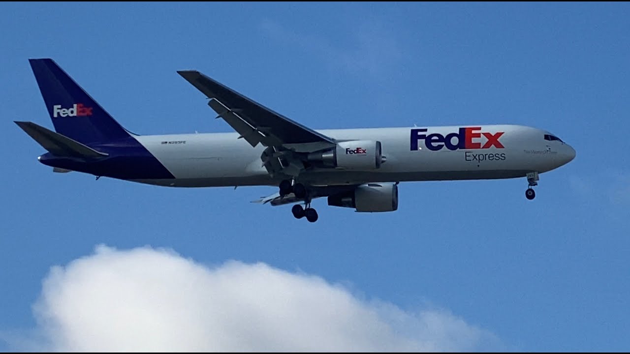 Plane spotting at Fort Worth Alliance (KAFW) | 9 arrivals in 9 minutes ...