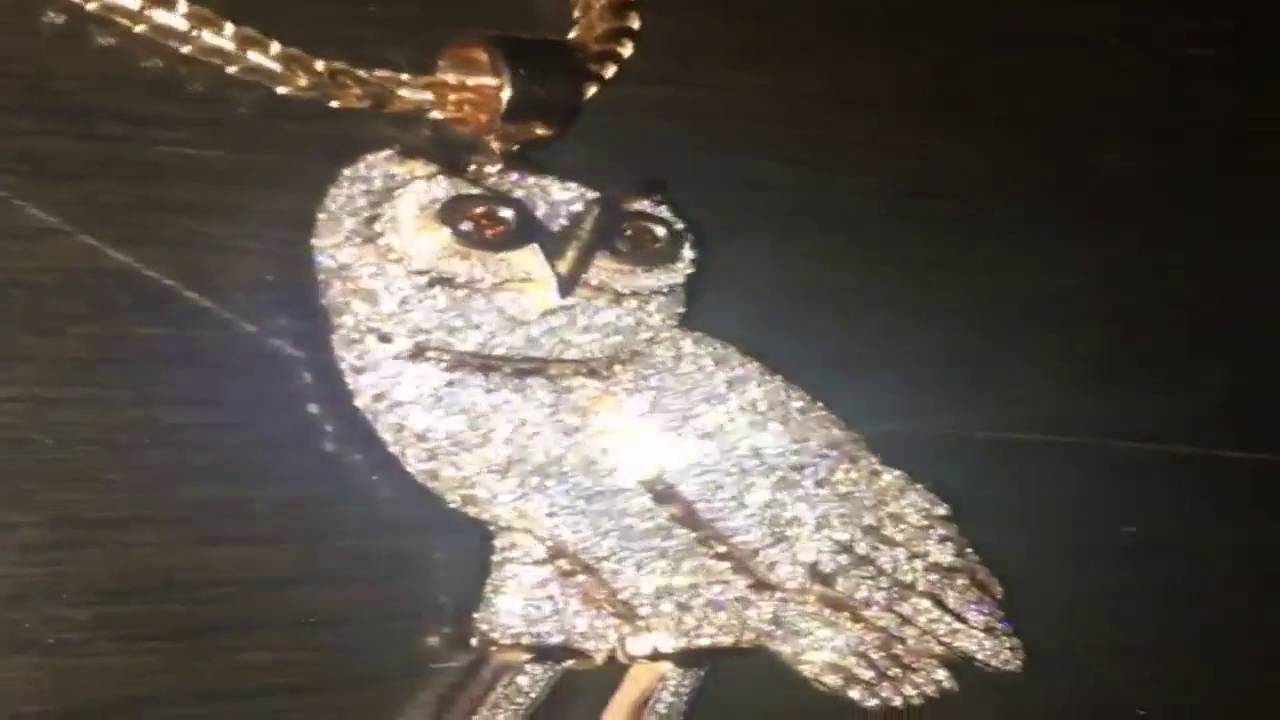 Drake Flexing On Instagram With His Custom OVO Owl Chain (Best Chain In ...