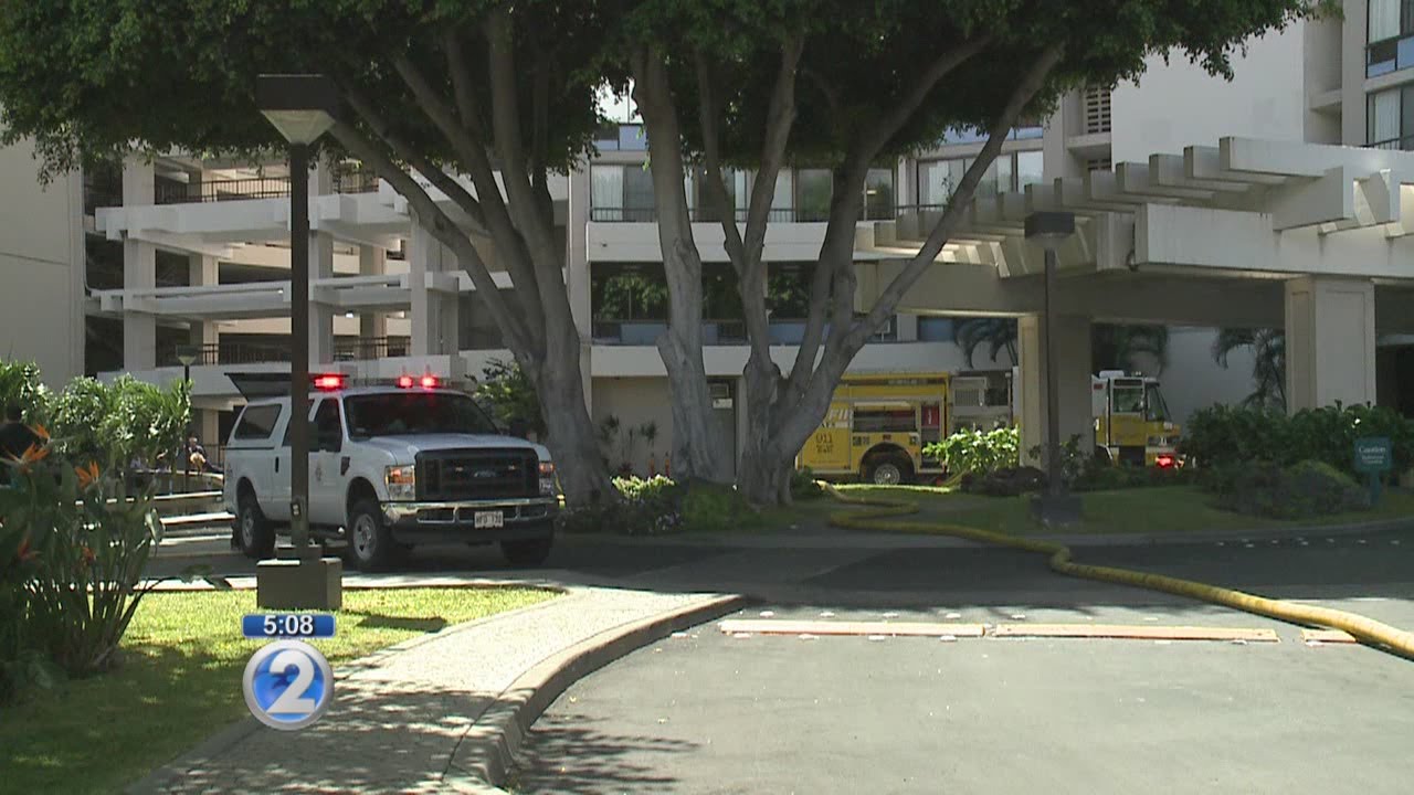 Fire breaks out at Marco Polo building on Kapiolani Blvd. - YouTube