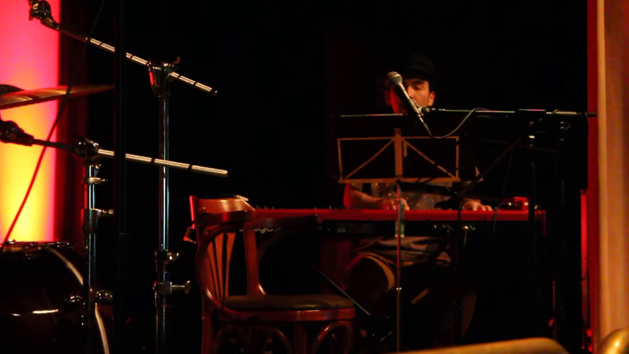 Akeboshi - Wind (Live) Soundtrack Naruto - YouTube