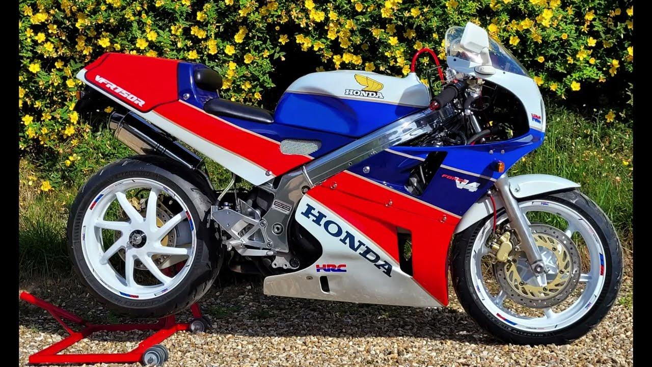 Transformation d'une HONDA 750 VFR rc36 en une HONDA 750 VFR RC30 REPLICA - YouTube