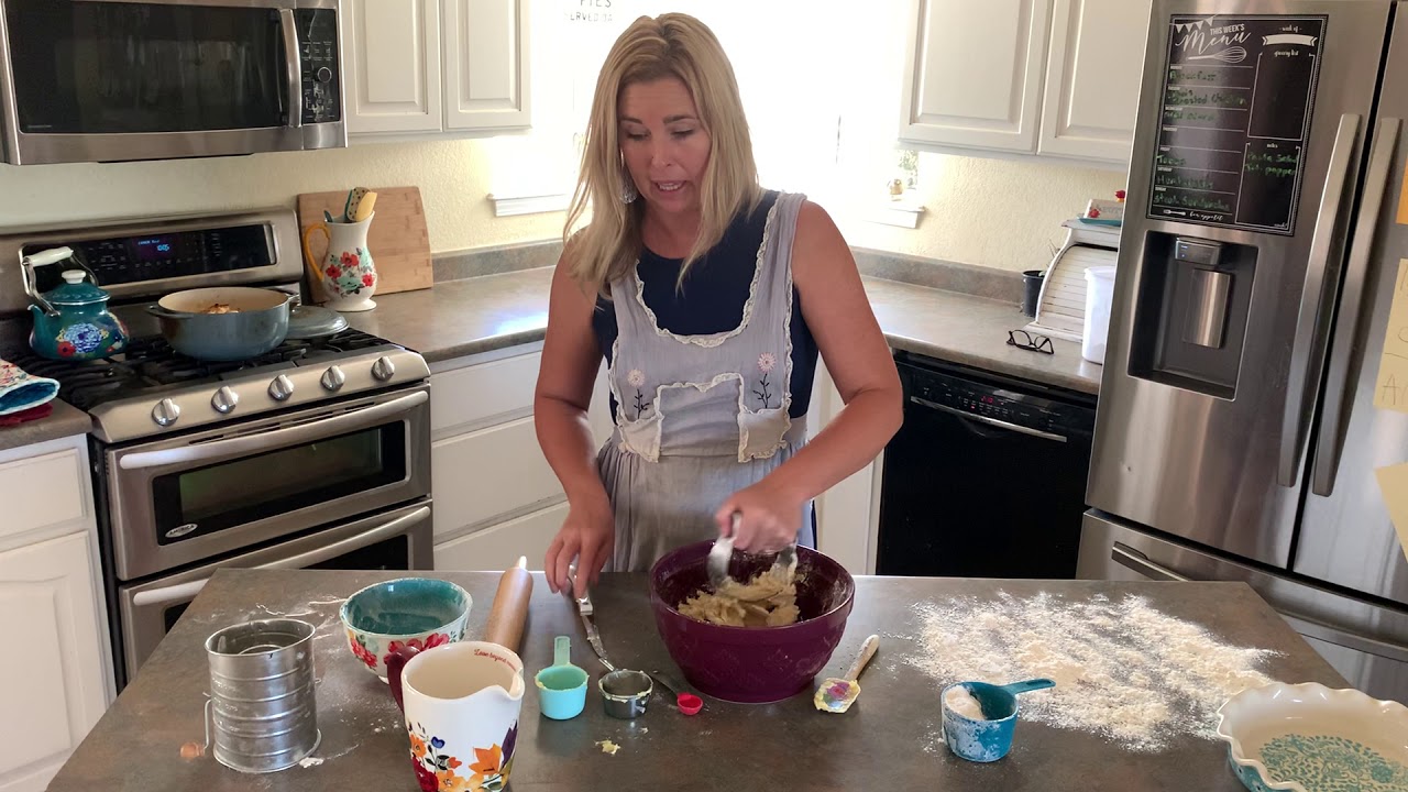 Making the perfect pie crust - YouTube
