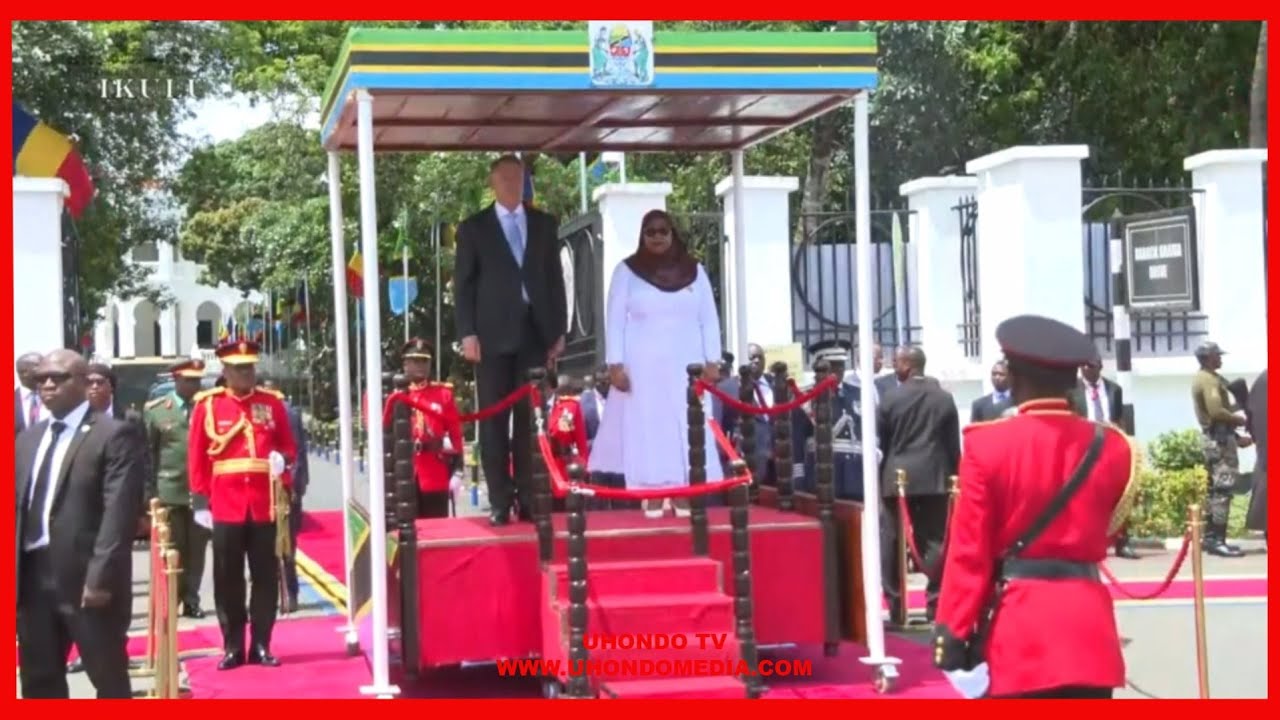 CHEKI UMAHILI WA HUYU ASKARI, ALICHOKIFANYA MBELE YA RAIS SAMIA - YouTube