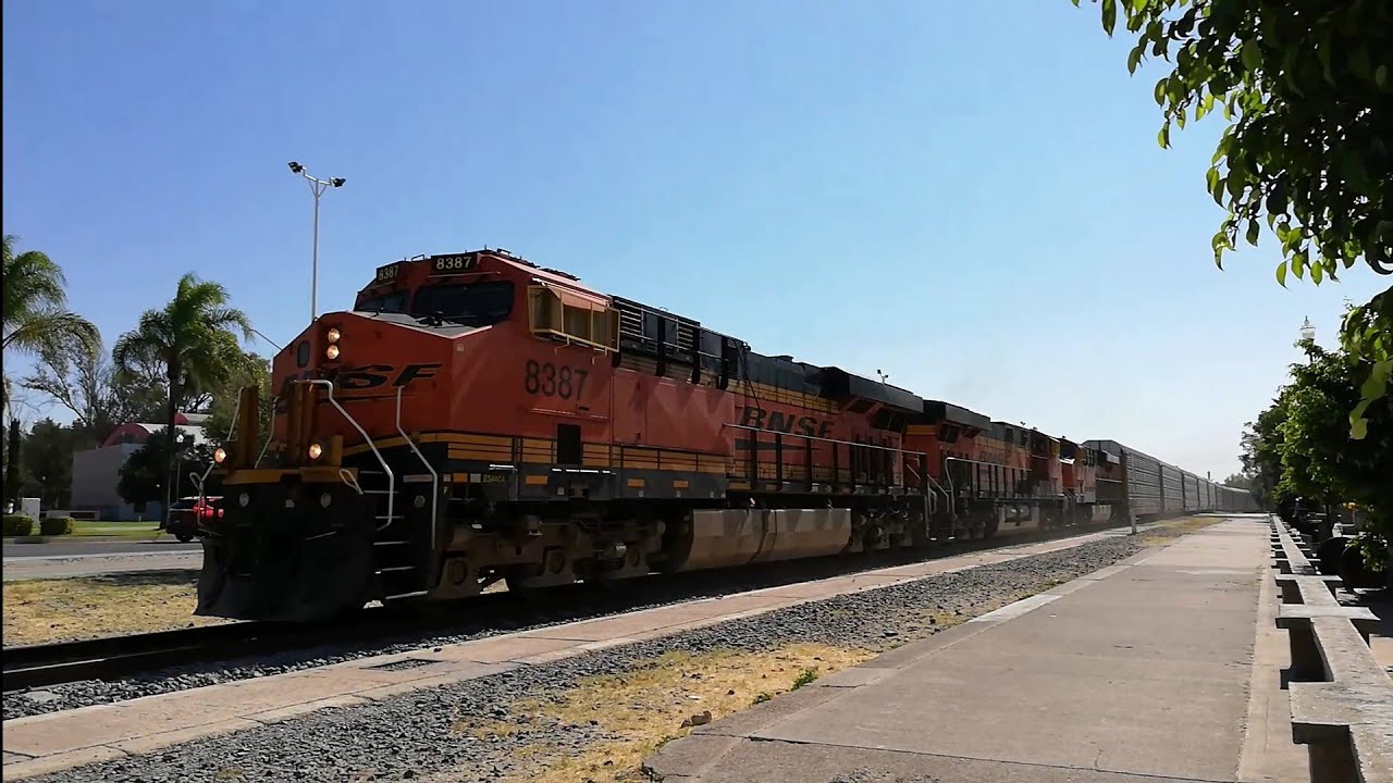 Magnífica Sorpresa del AUTOMOTRIZ de BNSF N° 8387, 8110, 6537 Triple ES44C4 con 69 Vagones ...