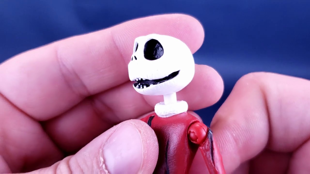 Diamond Select A Nightmare Before Christmas Burnt Santa Jack | Video ...