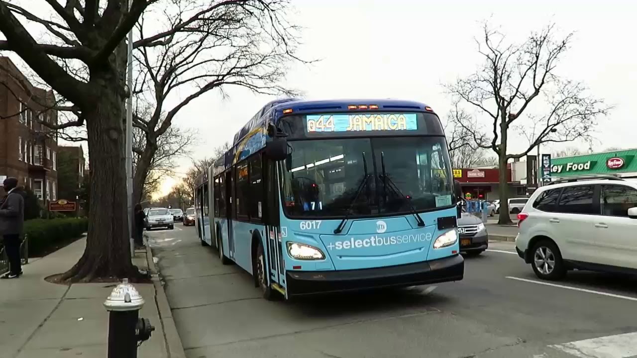 Xcelsior MTA NYC Accordian Stretch Bus In Auburndale Queens! - YouTube