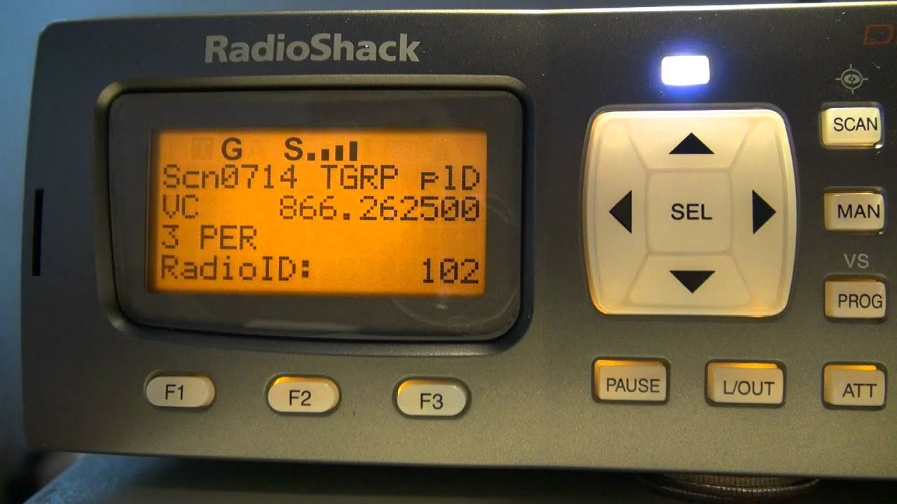PRO-197 scanner 63 mile pickup with rubber duck antenna, 800MHz - YouTube