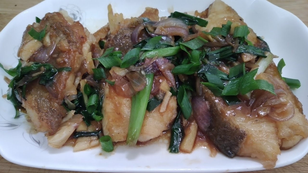 Piniritong Isda Na May Oyster Sauce - YouTube