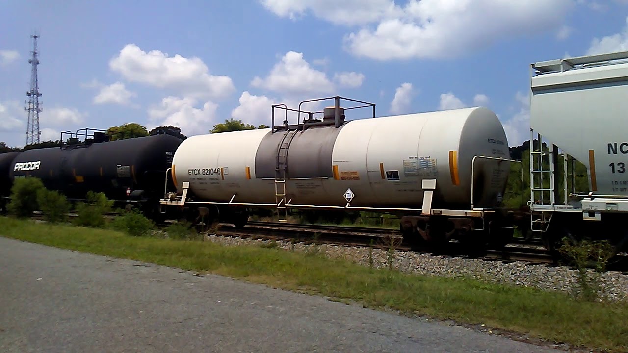 CSX Q583 Northbound Monroe N.C. with ex Conrail sd40-2 8816 originally ...