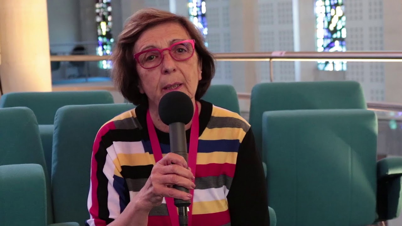 Interview de Nicole Tubiana Mathieu, professeure de cancérologie - YouTube