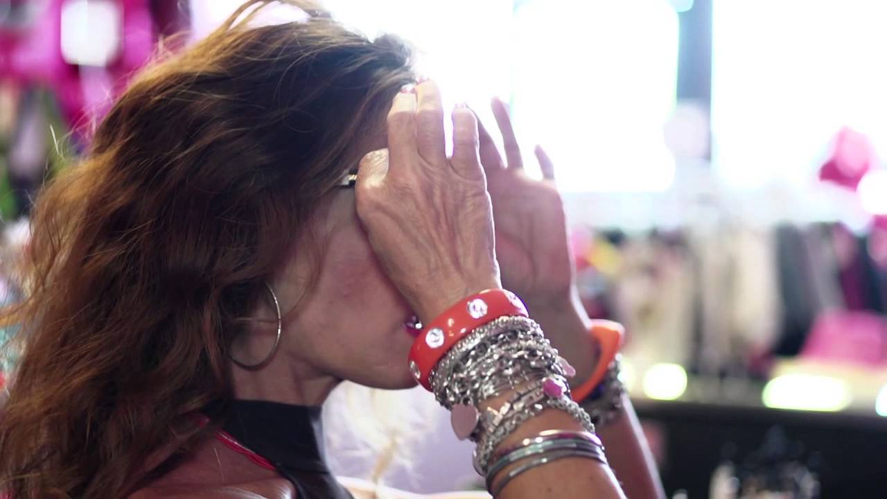 Tonia Land at Trampalina Boutique - YouTube