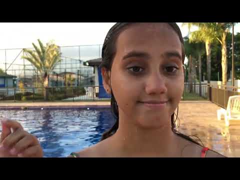 ISSO ACONTECEU NA PISCINA 😱 Olha O rosto dela 😢 3 irmas demais