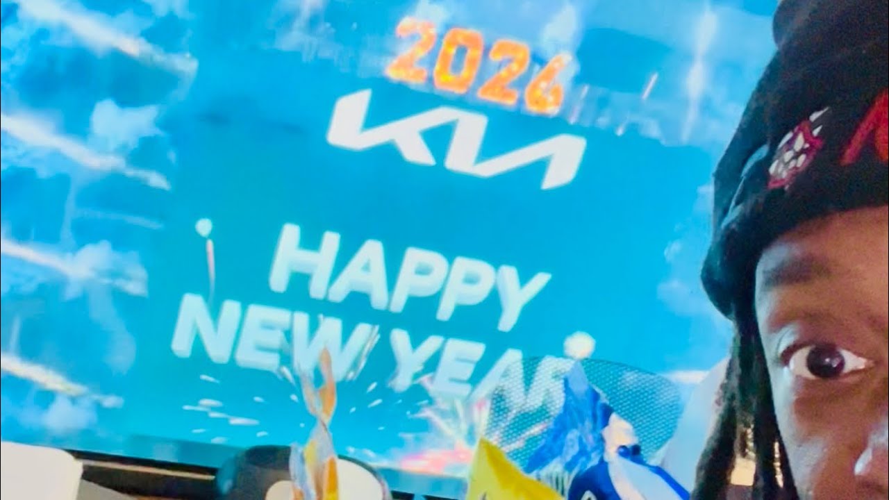 KingTaylorBih Reaction To Ball Drop😂🥳 #HappyNewYear2026 - YouTube