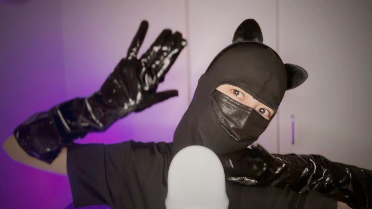 [ASMR] バラクラバ猫 / 手袋 リップ音 / Cat in balaclava mask / lip sounds - YouTube