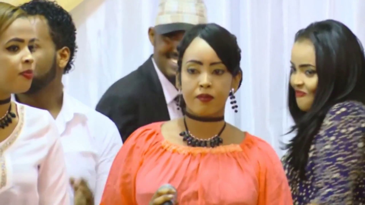 KAFEEYA SARHAYE ISXAAQ & FANSKEEDA MAXAA KALA QABSADAY? HEESTA ULASHO ...