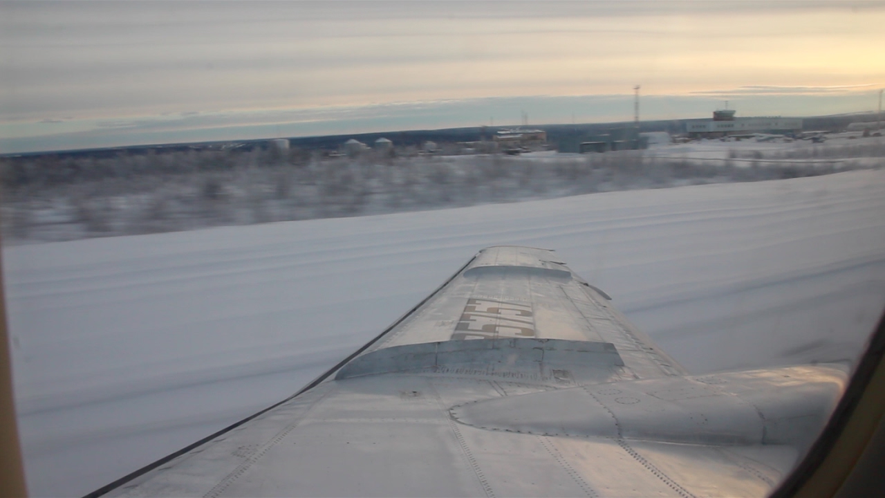 TUPOLEV 154 FULL POWER TAKE OFF FROM ICY RUNWAY - YouTube