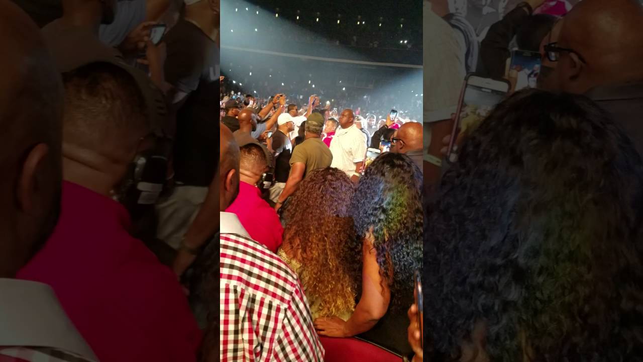 R Kelly concert Oct 22 2016. - YouTube