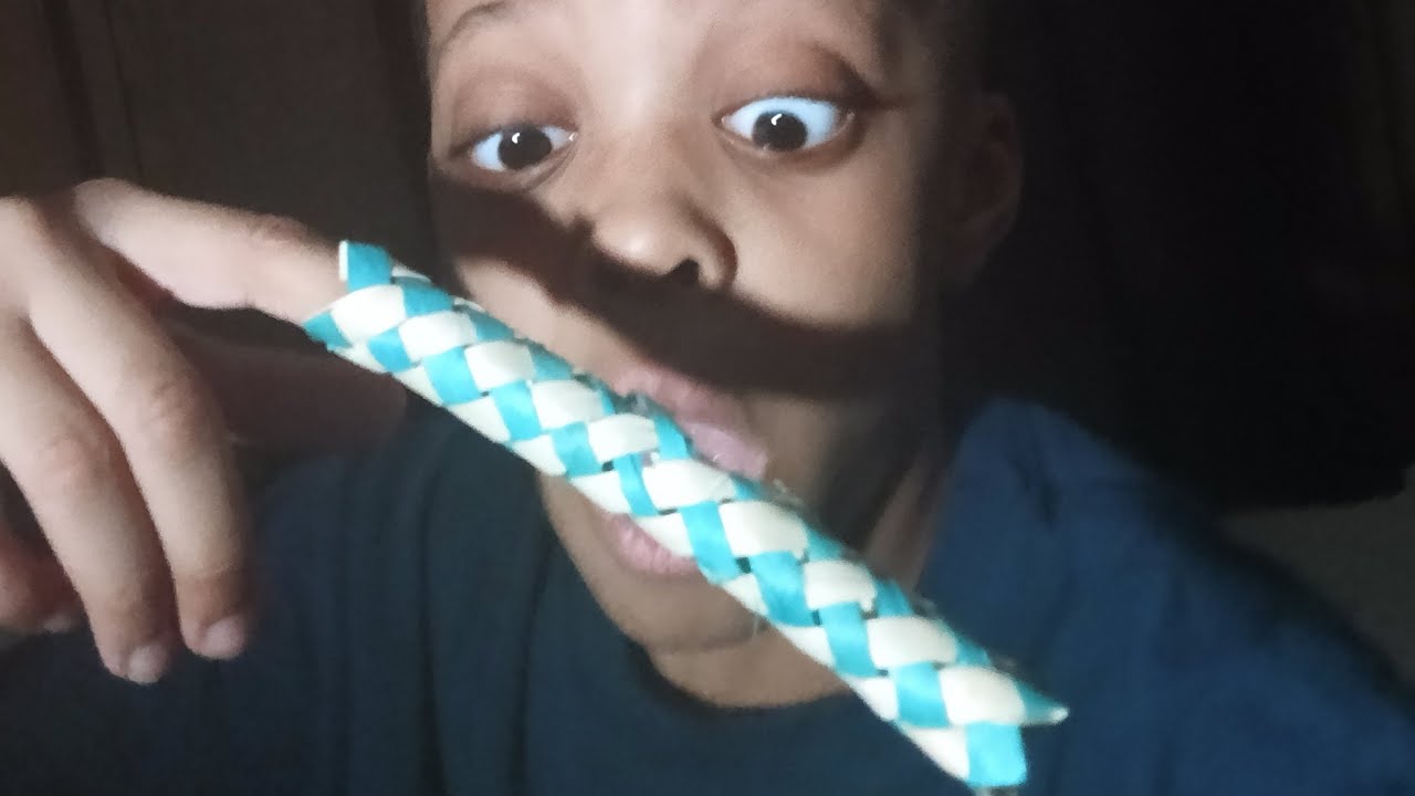 Chinese finger strap*almost got my fingers trap* teach you how to get ...