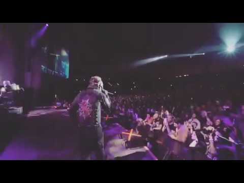 Corey Taylor #8 Smack Phone Out Of Hands Of Texting Fans - YouTube