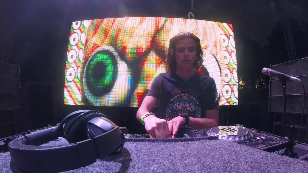 Dead Vibes - Bwood 2016 - YouTube